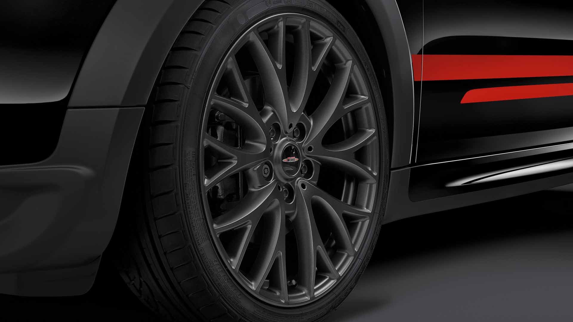 Cross Spoke R134 light alloy wheel in Matt Black